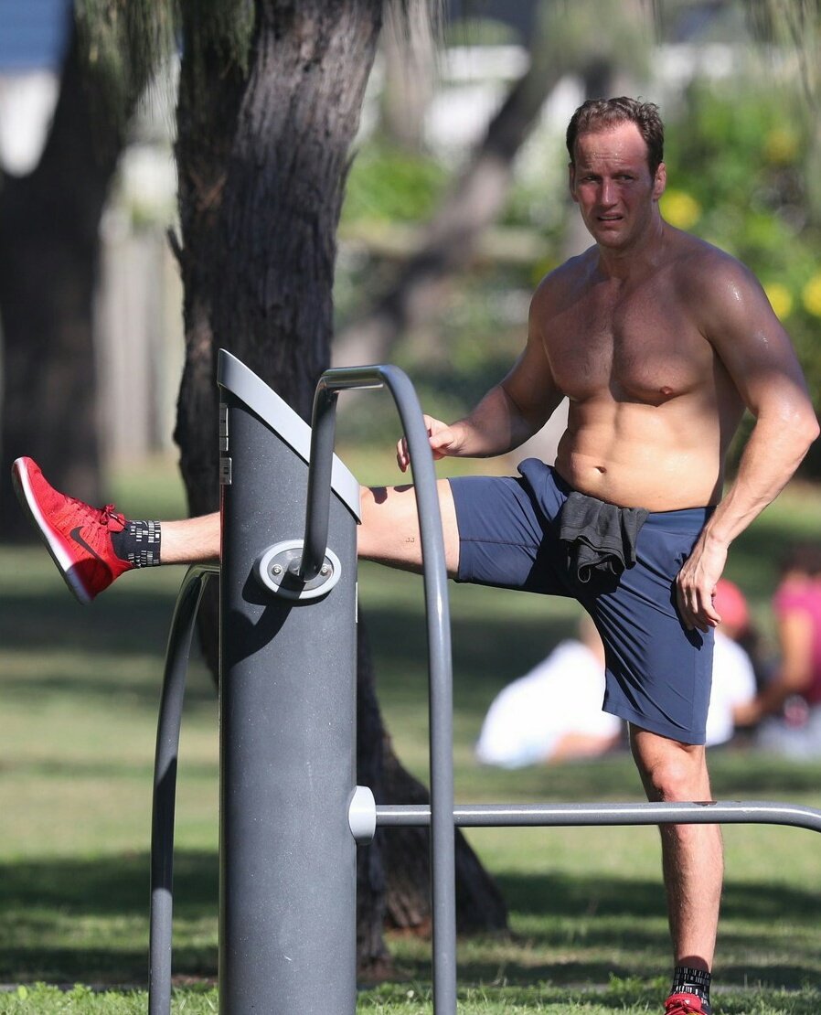 Actor Patrick Wilson Teaching us How to Run for This Summer – HUNKS OVER 40