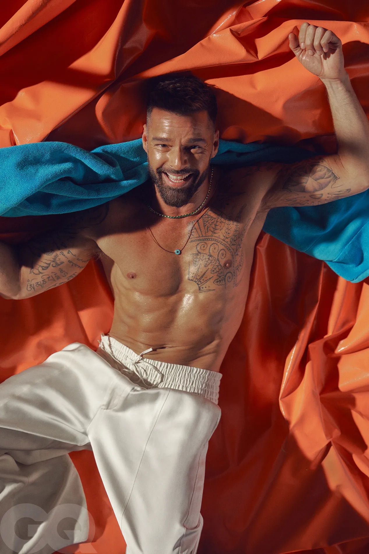 Ricky Martin: Embracing Authenticity and Family Values – HUNKS OVER 40