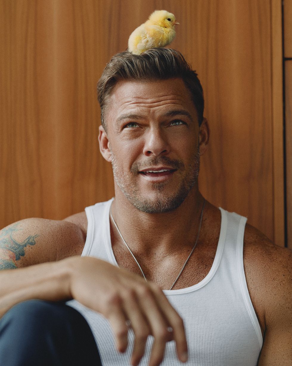 Alan Ritchson Goes Big on the new Cover for Men’s Health April 2024 ...