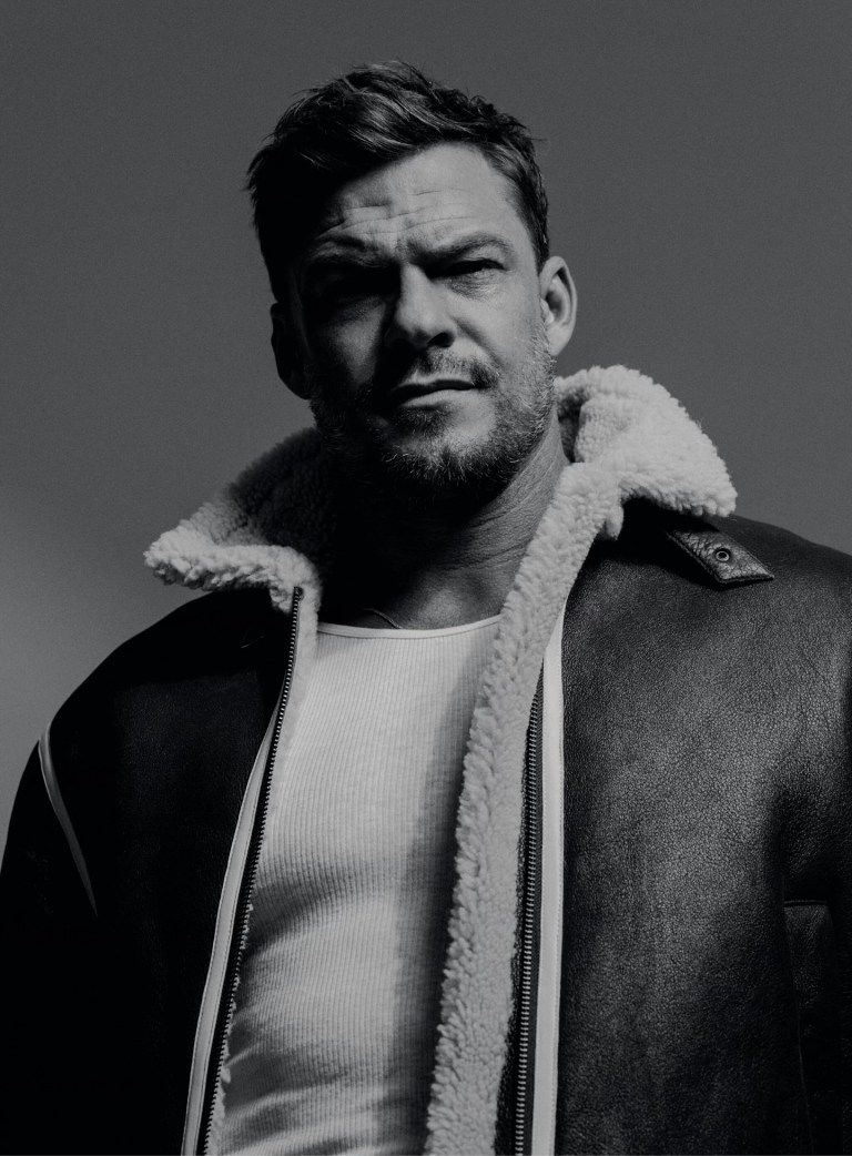 Alan Ritchson: From ‘Big Guy’ to Hollywood Heavyweight – HUNKS OVER 40