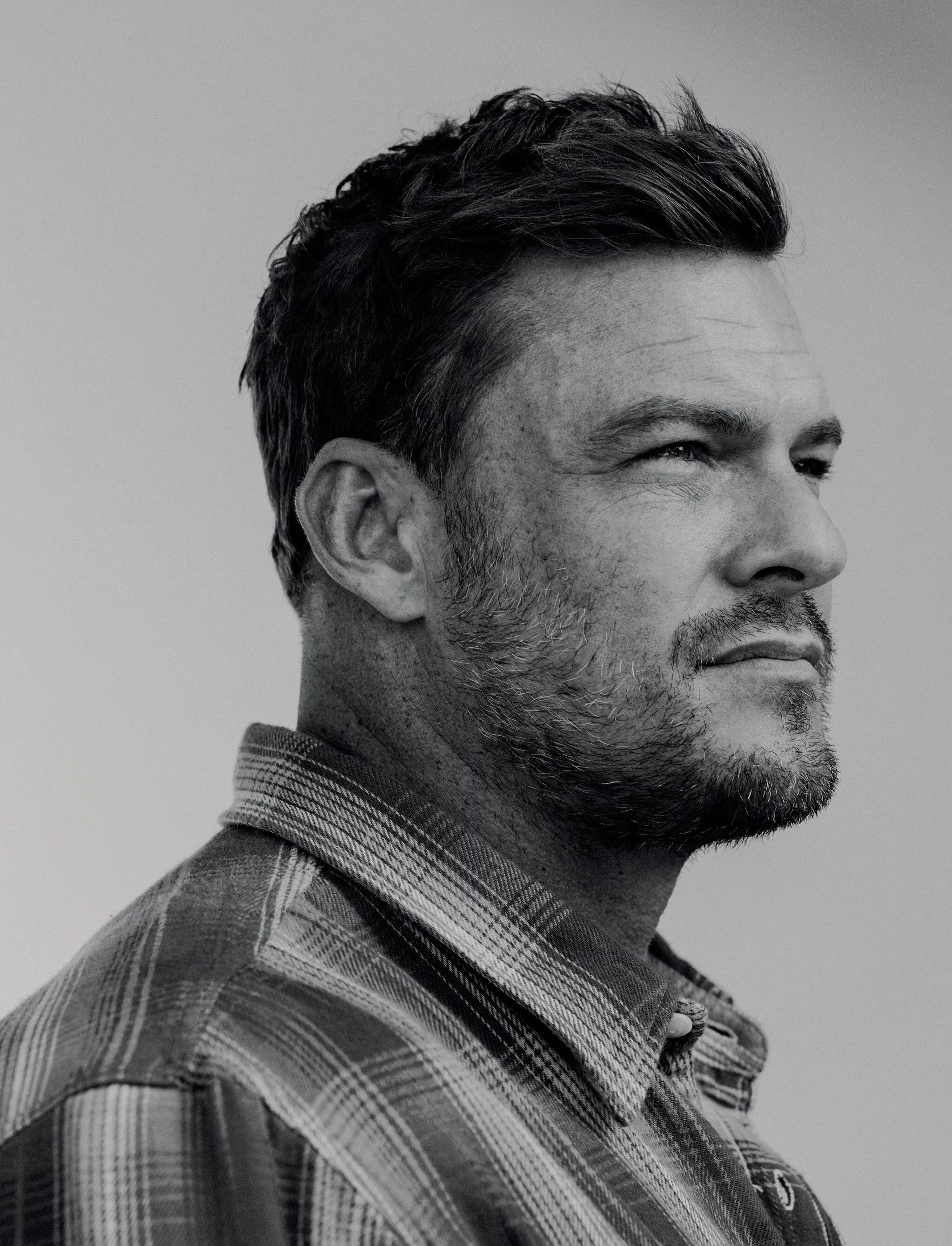 Alan Ritchson: From ‘Big Guy’ to Hollywood Heavyweight – HUNKS OVER 40