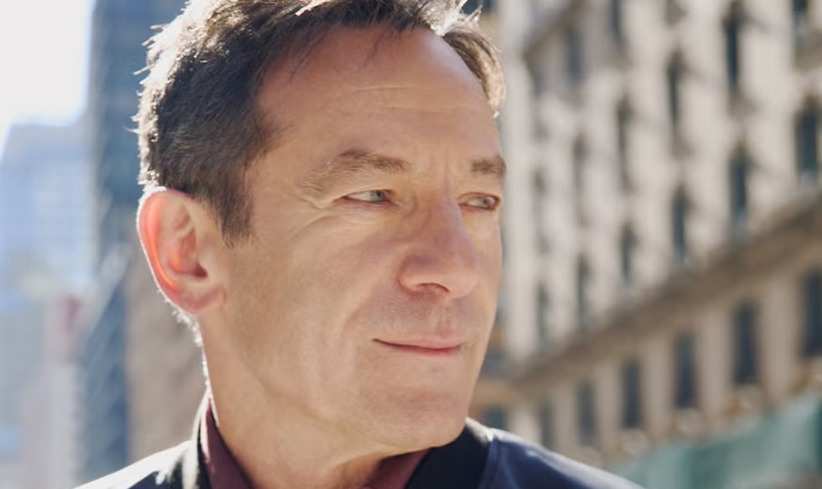Jason Isaacs Shines in The White Lotus Season 3—and Accidentally Bares ...